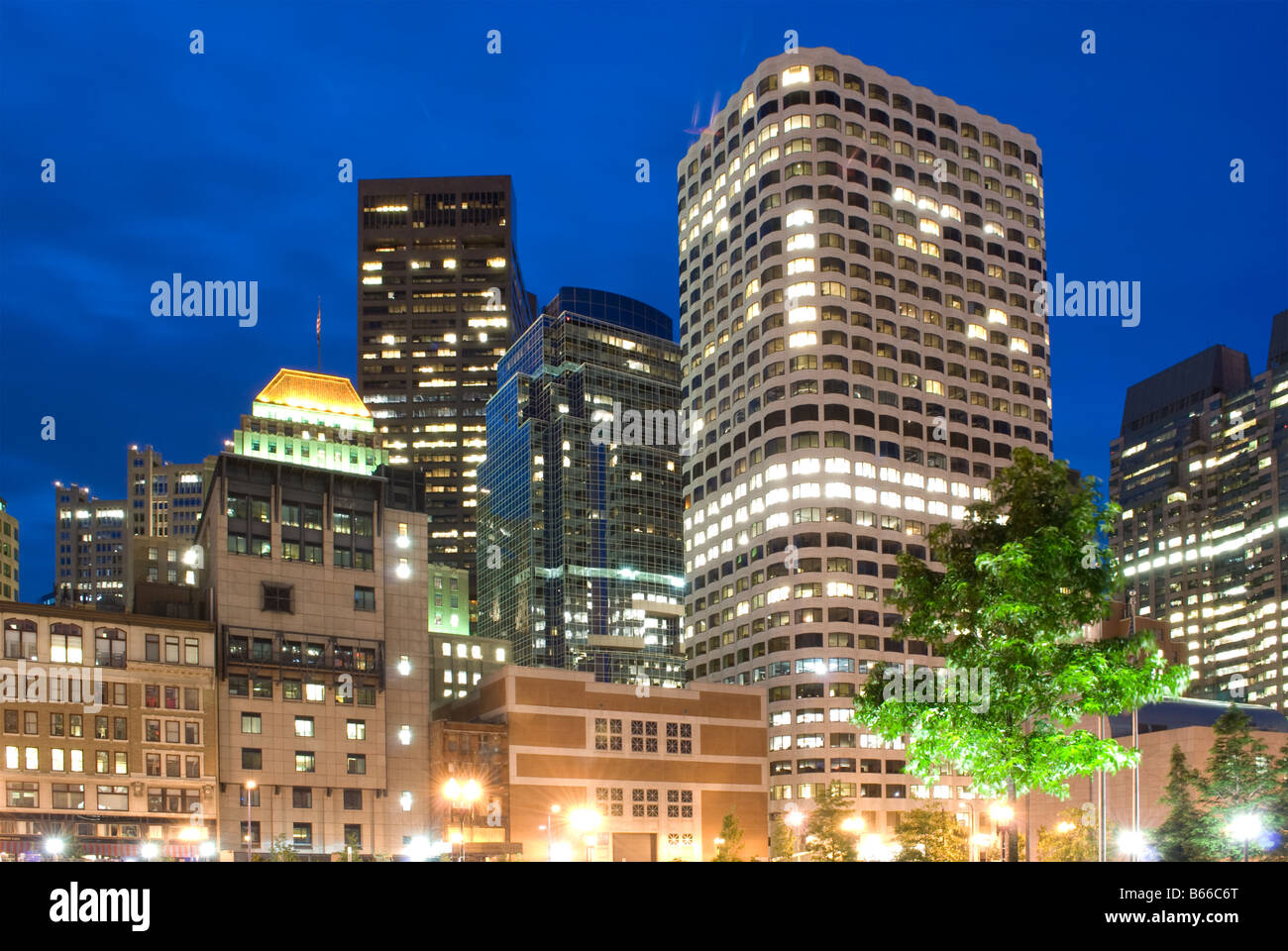 Boston at night hi-res stock photography and images - Alamy