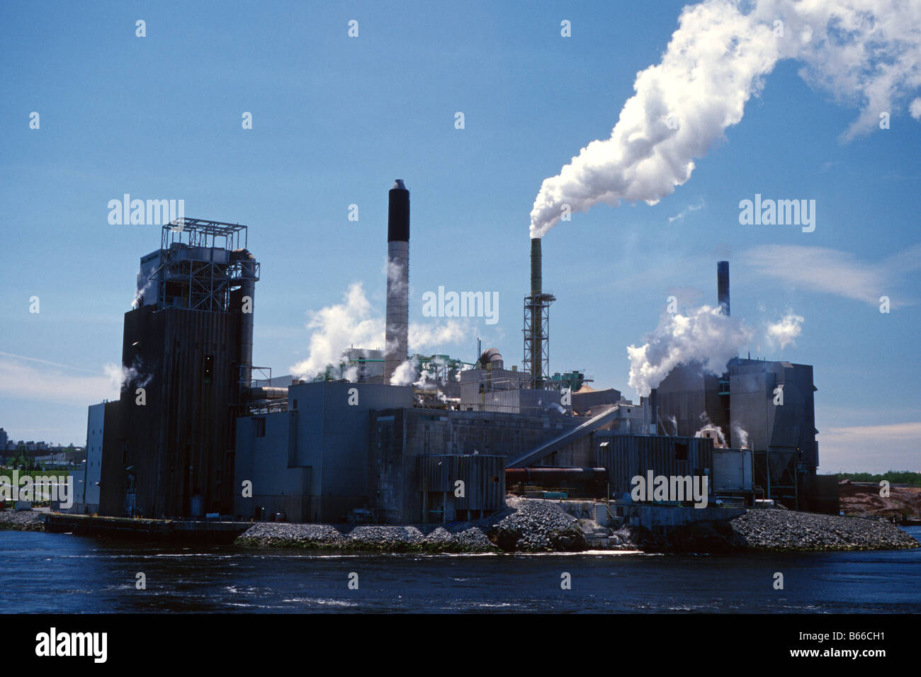 Irving pulp and paper mill hi-res stock photography and images - Alamy