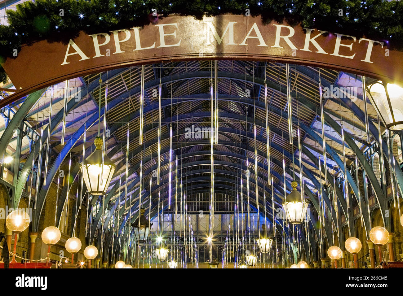 Covent garden apple market hi-res stock photography and images - Alamy