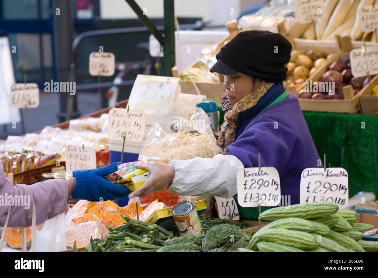 Surrey street market hi-res stock photography and images - Alamy