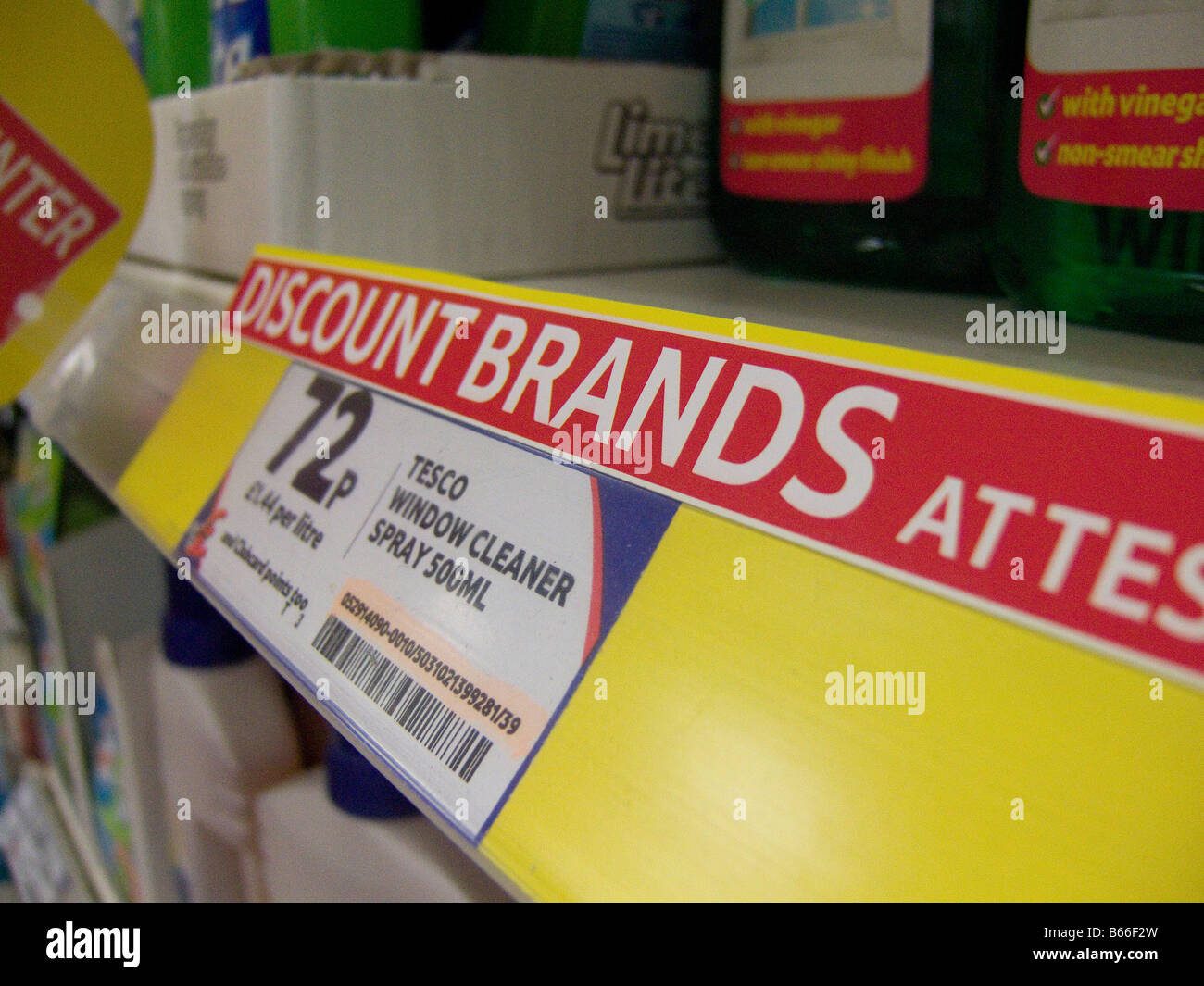 Discount brands hi-res stock photography and images - Alamy