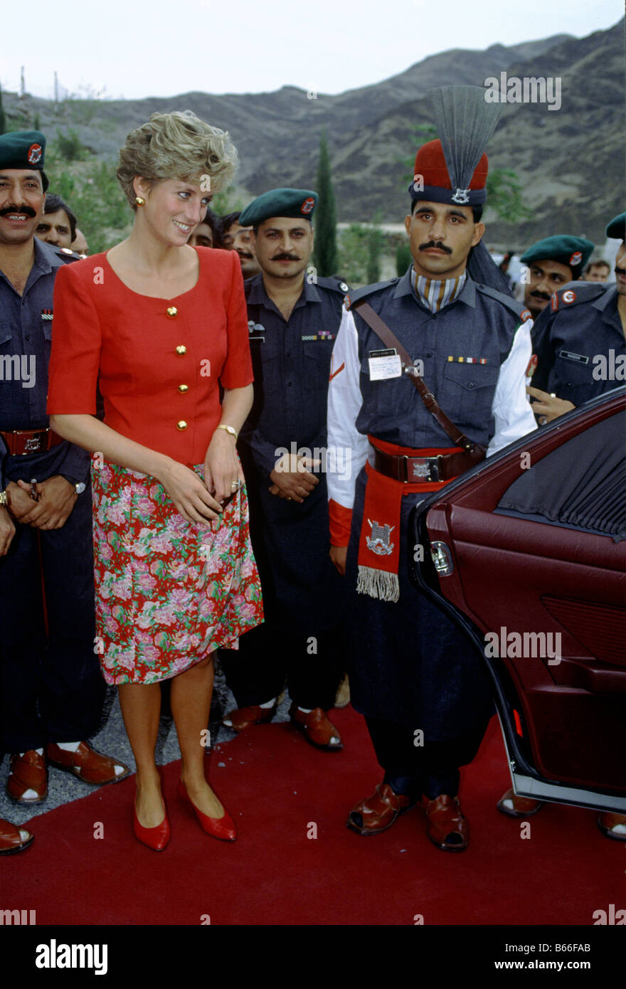 Princess Diana visit to Pakistan Khyber Pass Northern territory ...