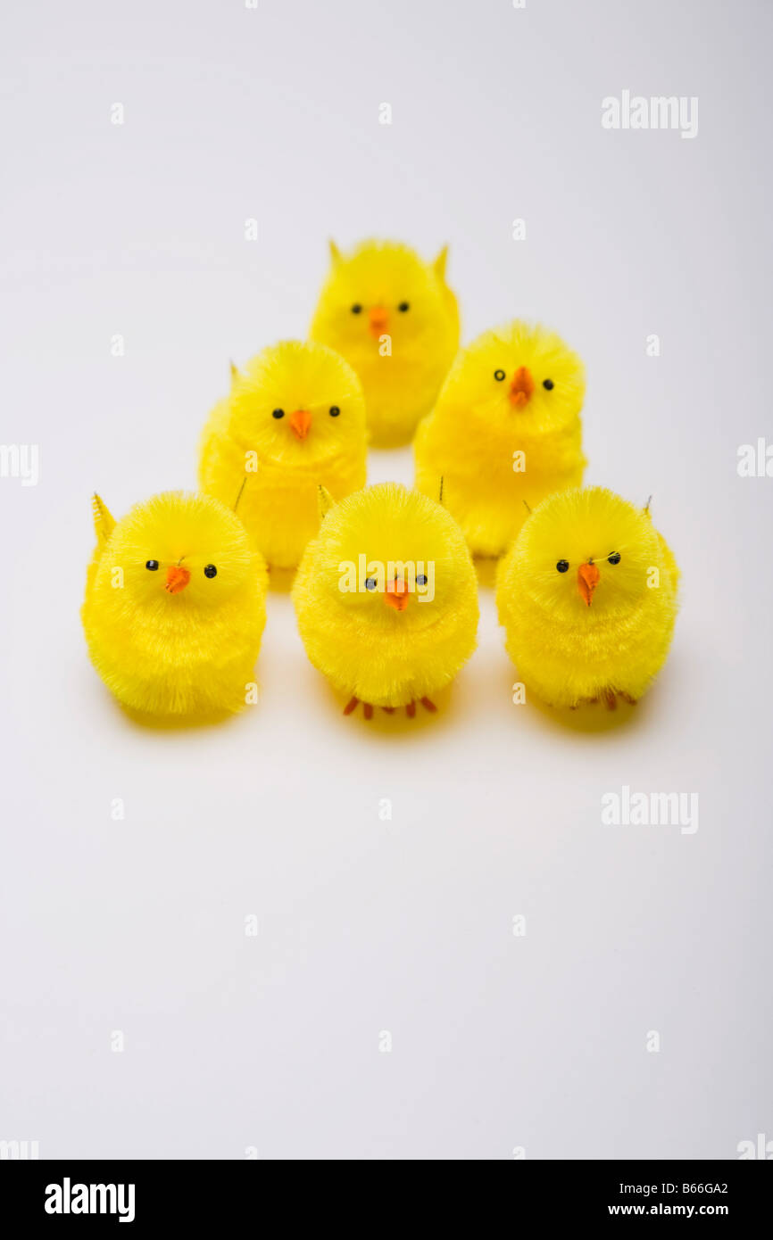 Vertical row easter yellow hi-res stock photography and images - Alamy