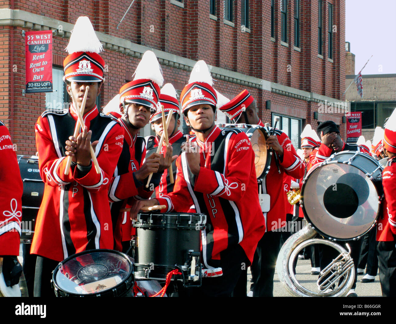 Young musicians pose for the camera at the Detroit Thanksgiving Day ...