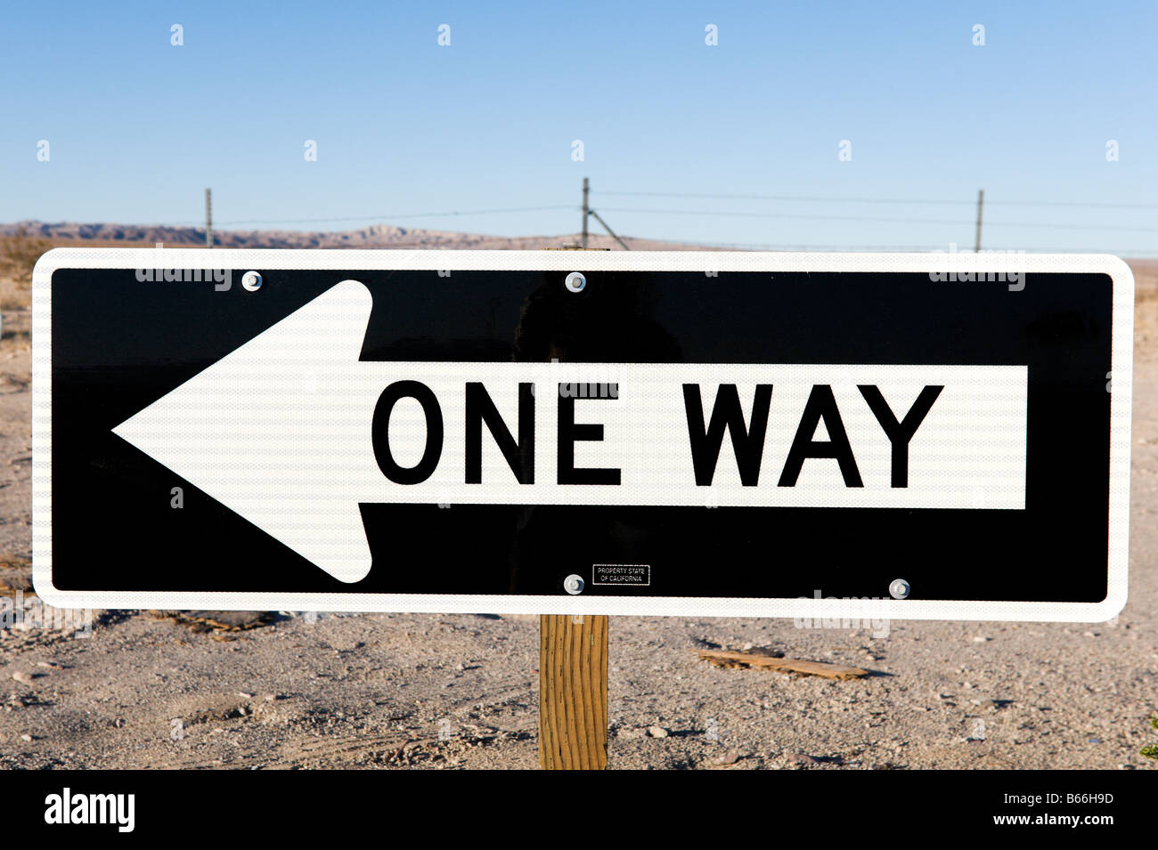 One Way sign on I15 in the Mojave Desert, California Stock Photo - Alamy