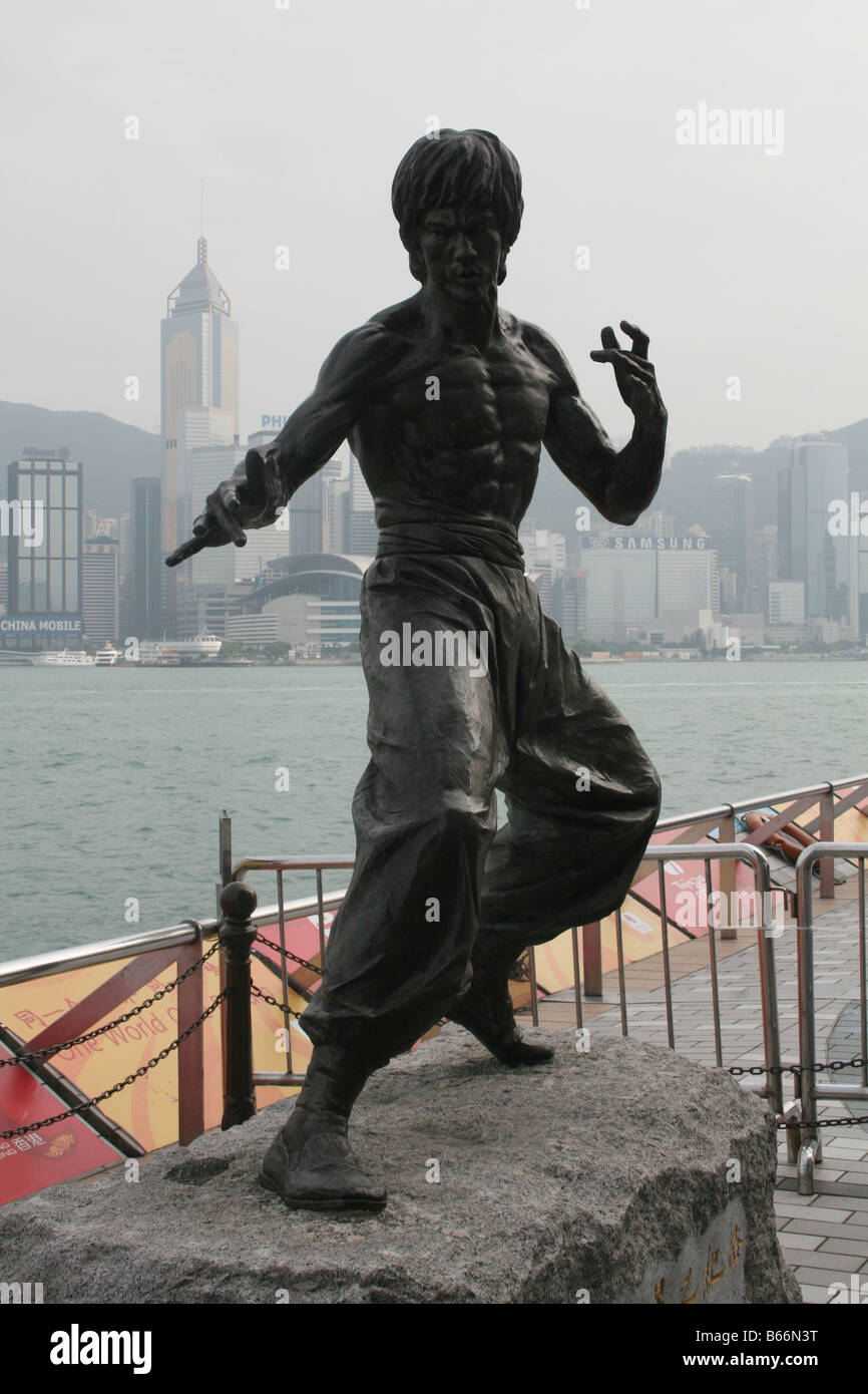 Bruce lee statue hi-res stock photography and images - Alamy