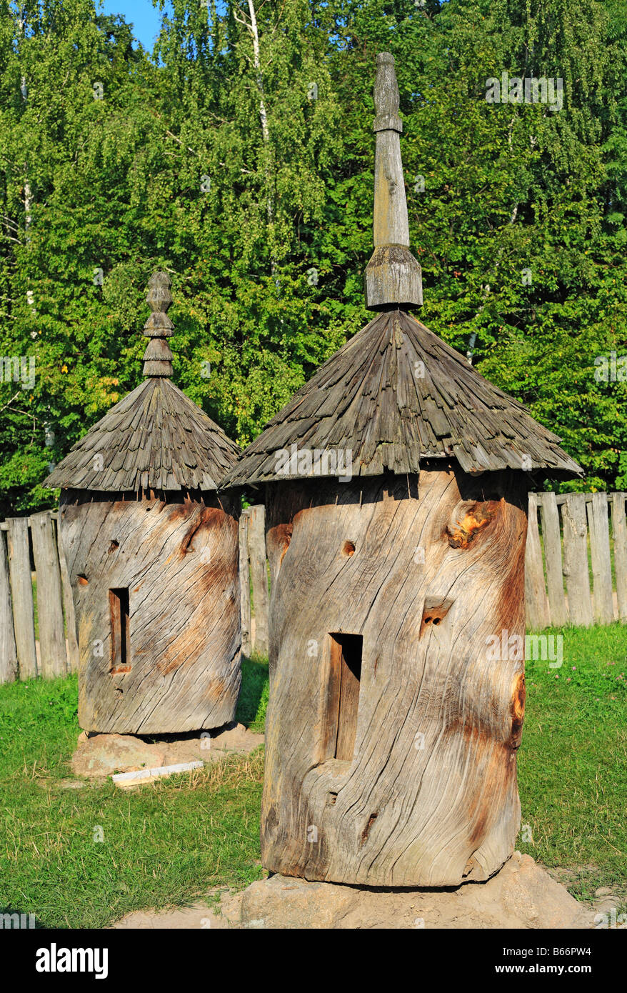 Ukrainian traditional wooden bee hive, Pirogovo (Pyrohiv), open air ...