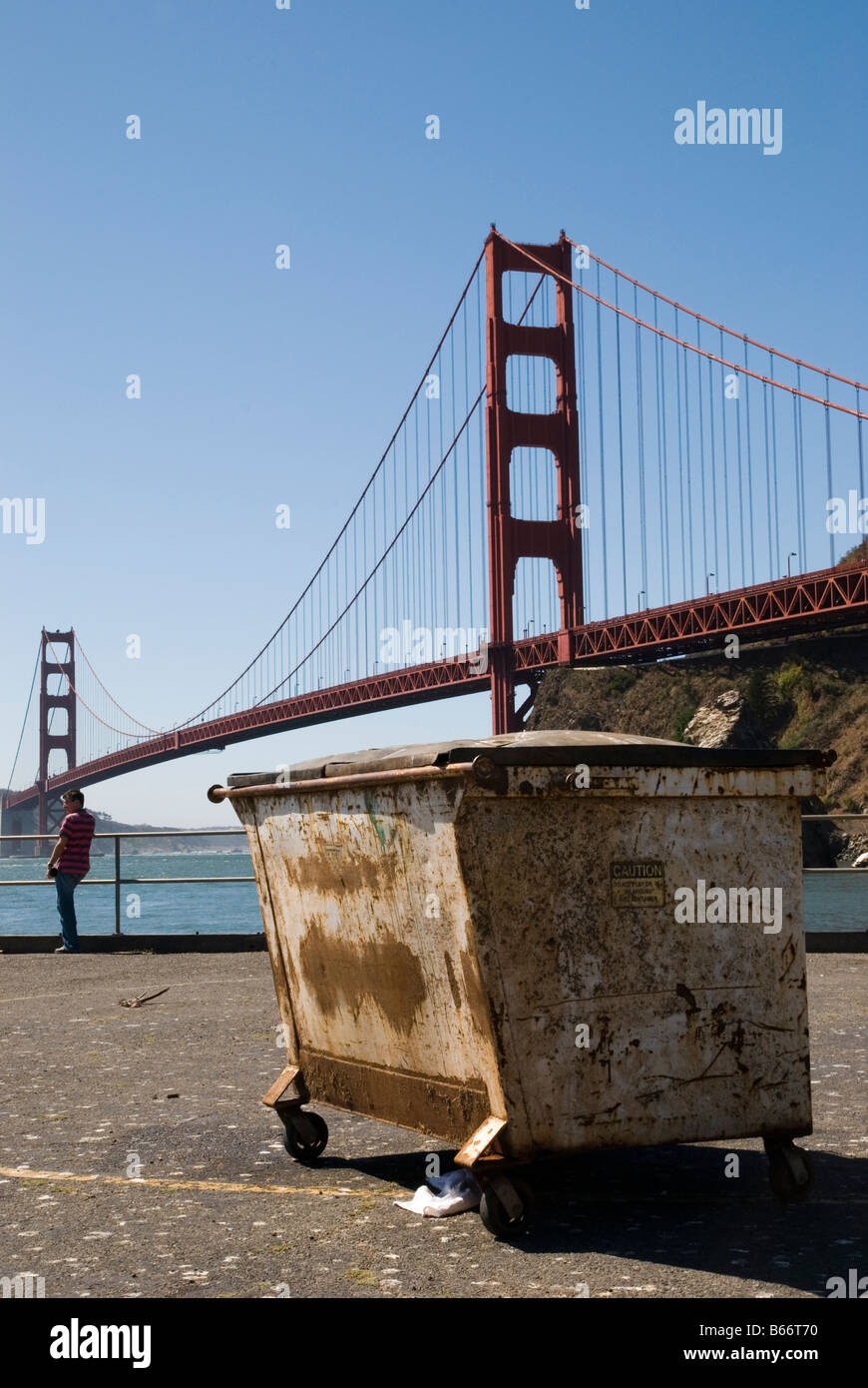 golden gate bridge from sausalito with rubbish bin Stock Photo - Alamy