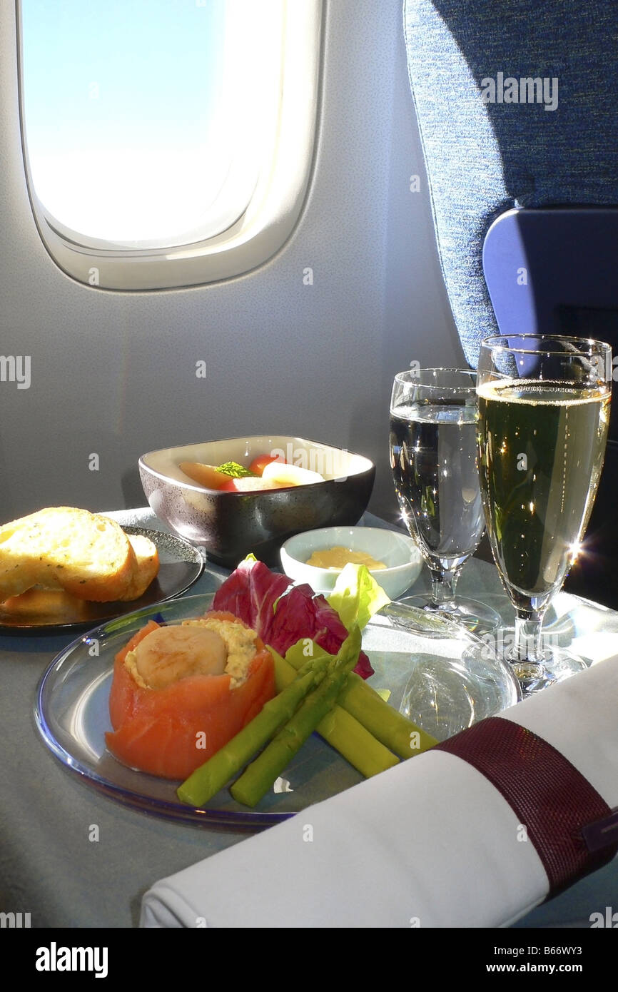Airline meal hi-res stock photography and images - Alamy