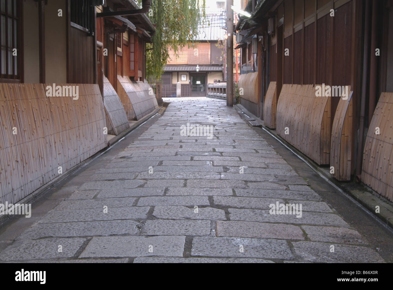 Alleyway cobblestones hi-res stock photography and images - Alamy