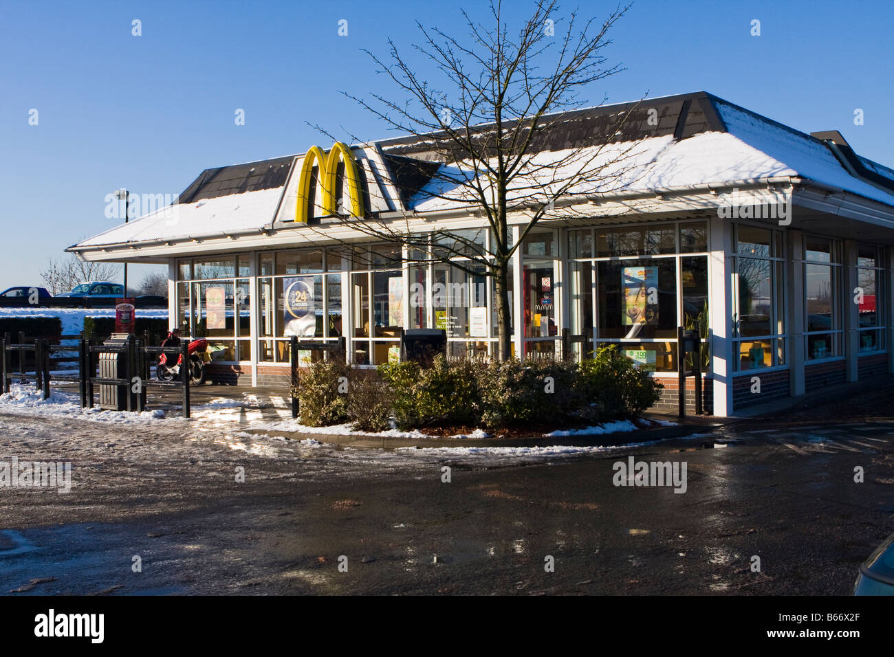Mcdonald's high street hi-res stock photography and images - Alamy