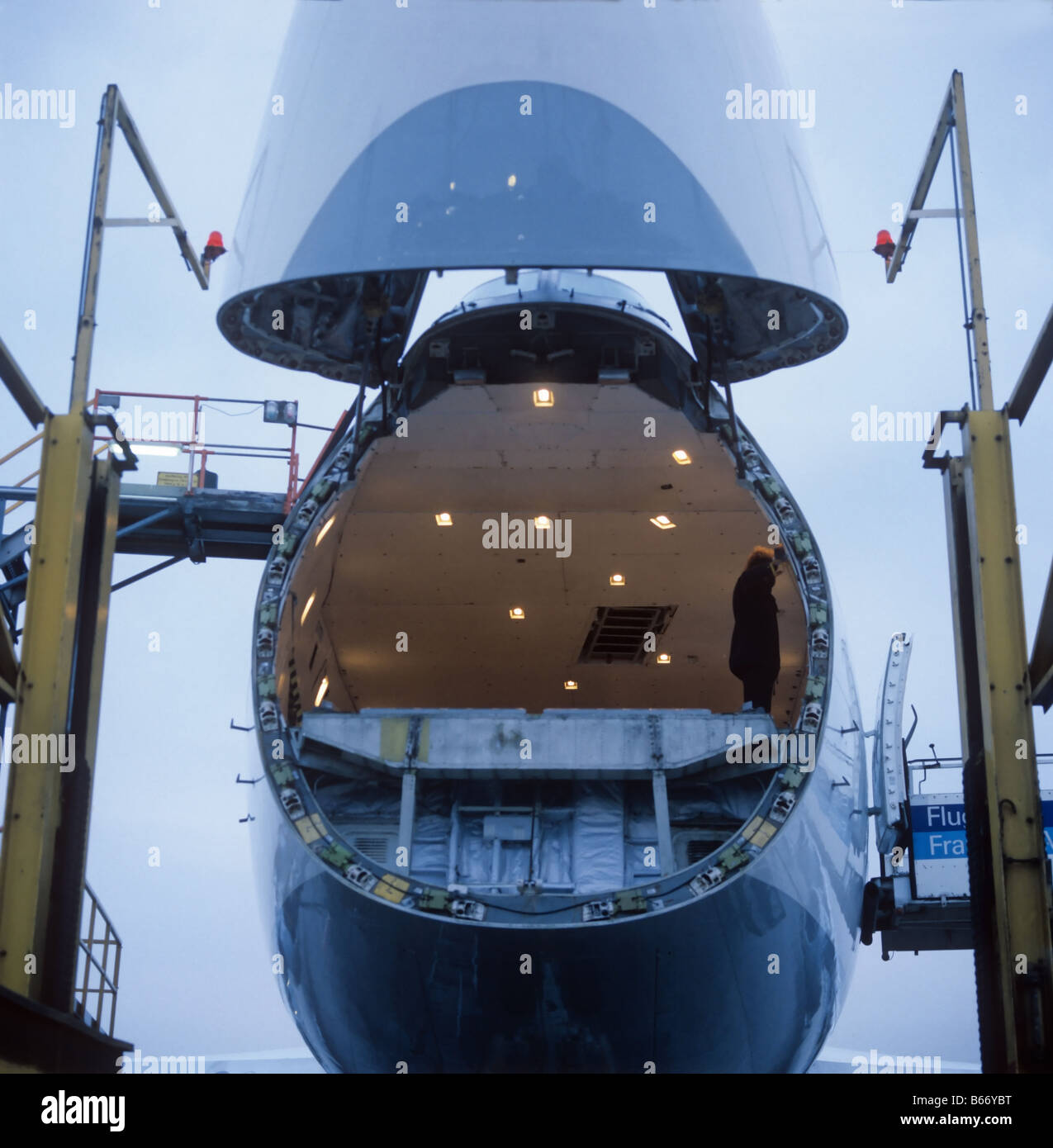 Air cargo hi-res stock photography and images - Alamy