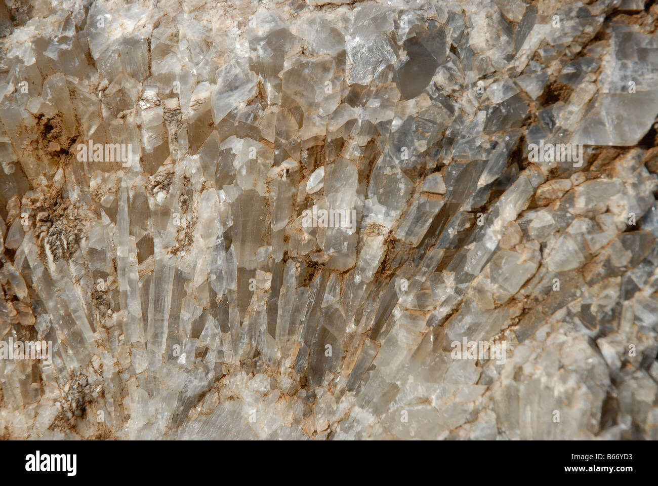 Milky quartz hi-res stock photography and images - Alamy