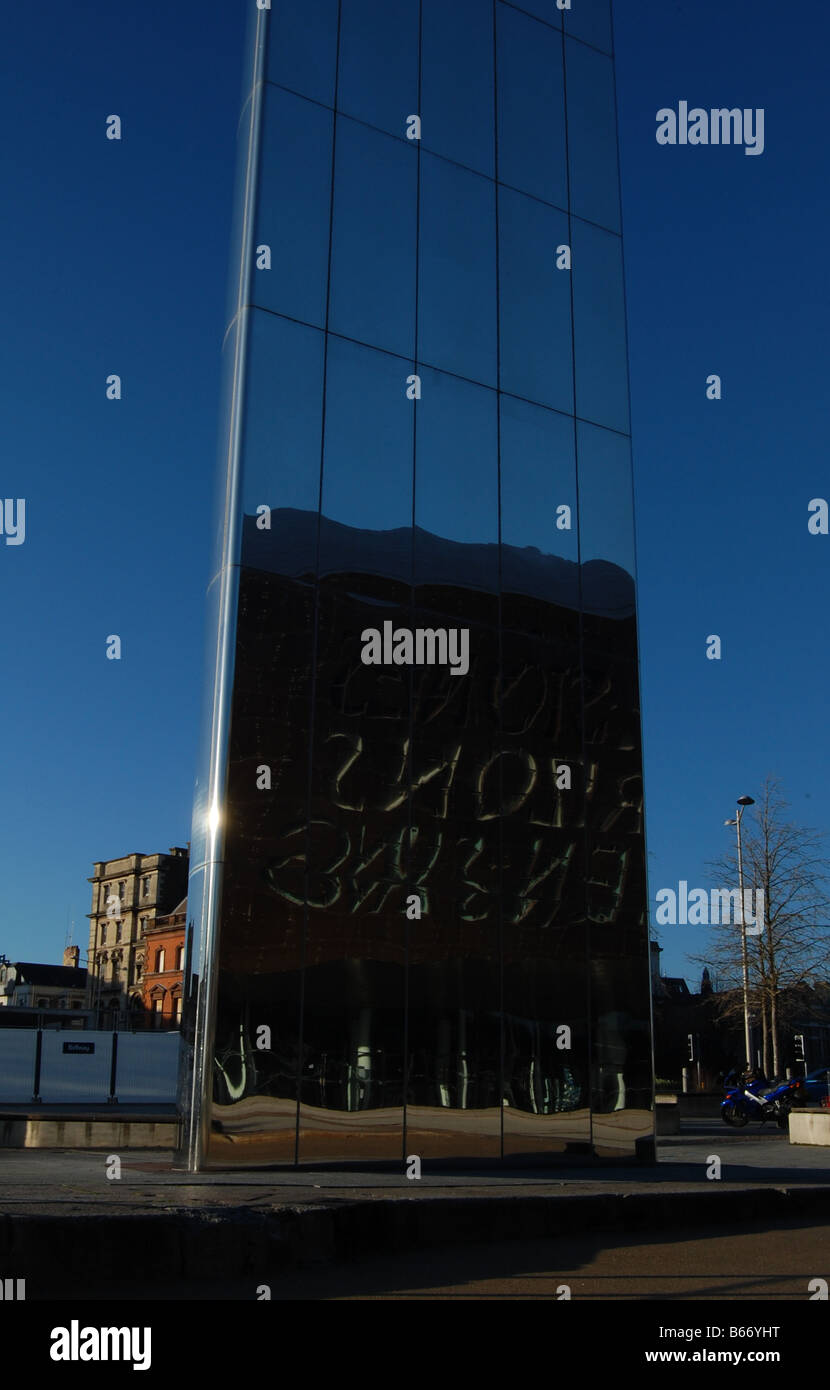 Mermaid water feature hi-res stock photography and images - Alamy