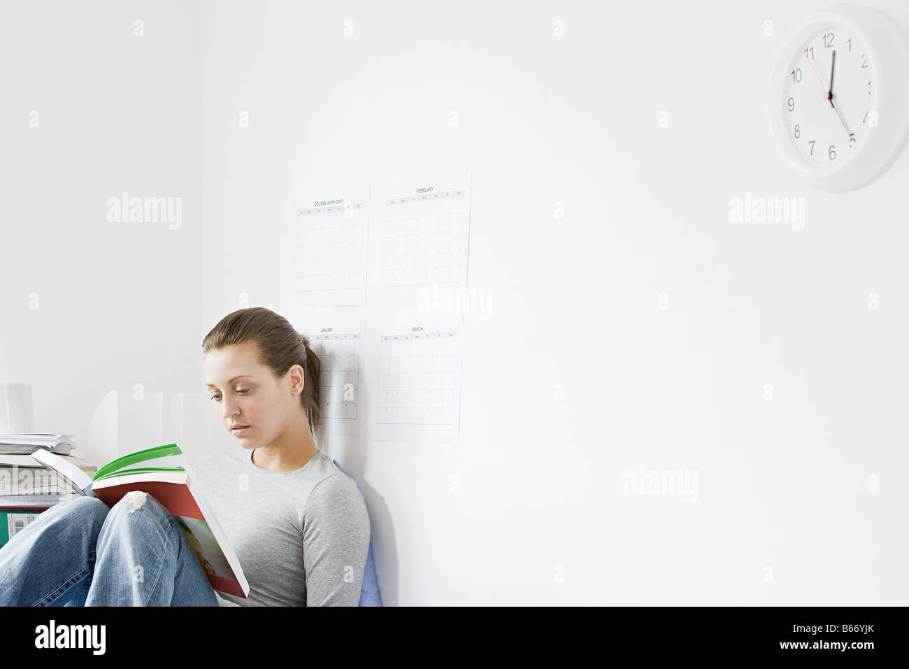 University student halls wall hi-res stock photography and images - Alamy