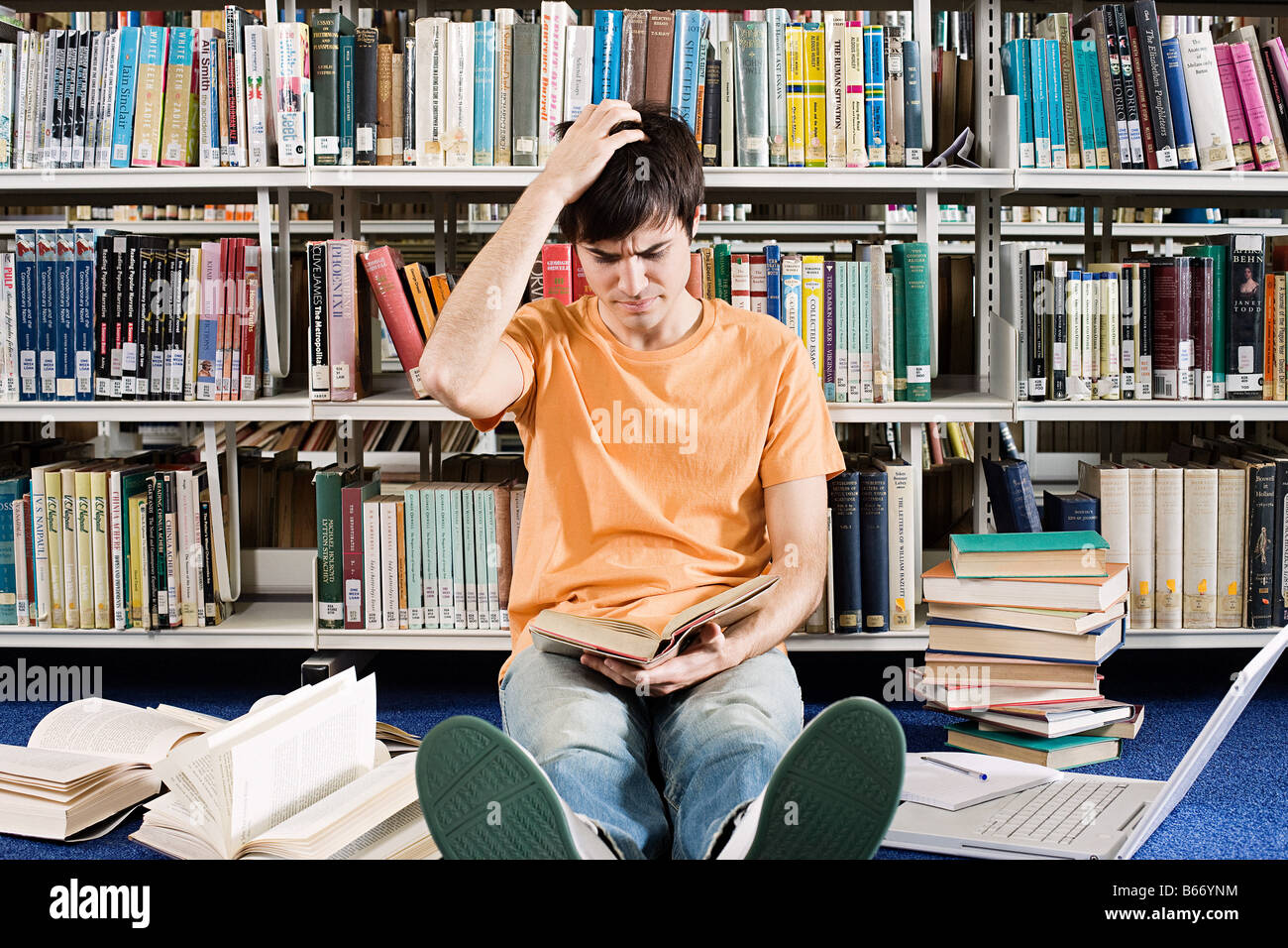 Confused student hi-res stock photography and images - Alamy