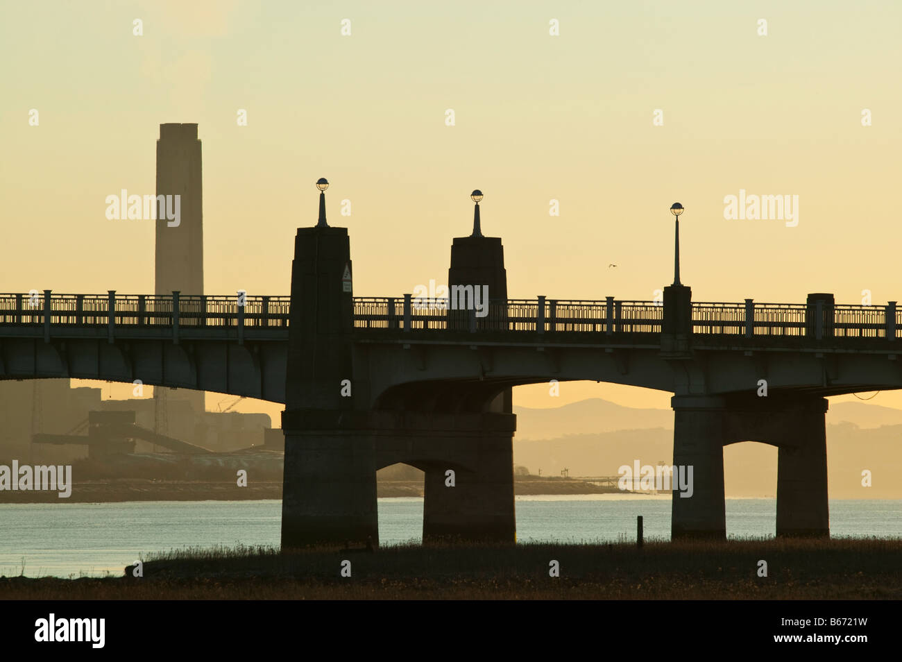 Longannet Power station and the Kincardine Bridge, Kincardine, Fife ...