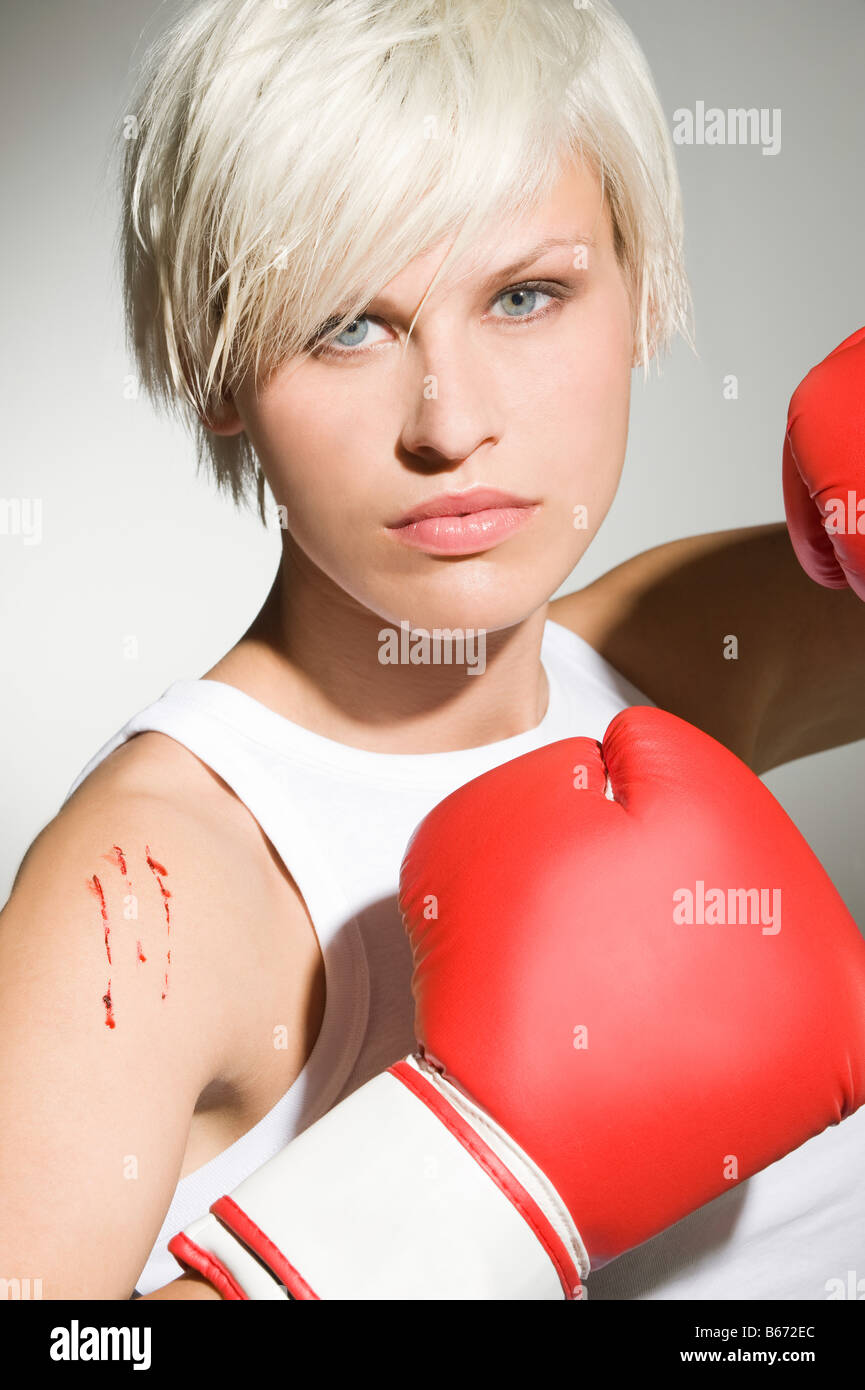 Portrait of a female boxer Stock Photo - Alamy