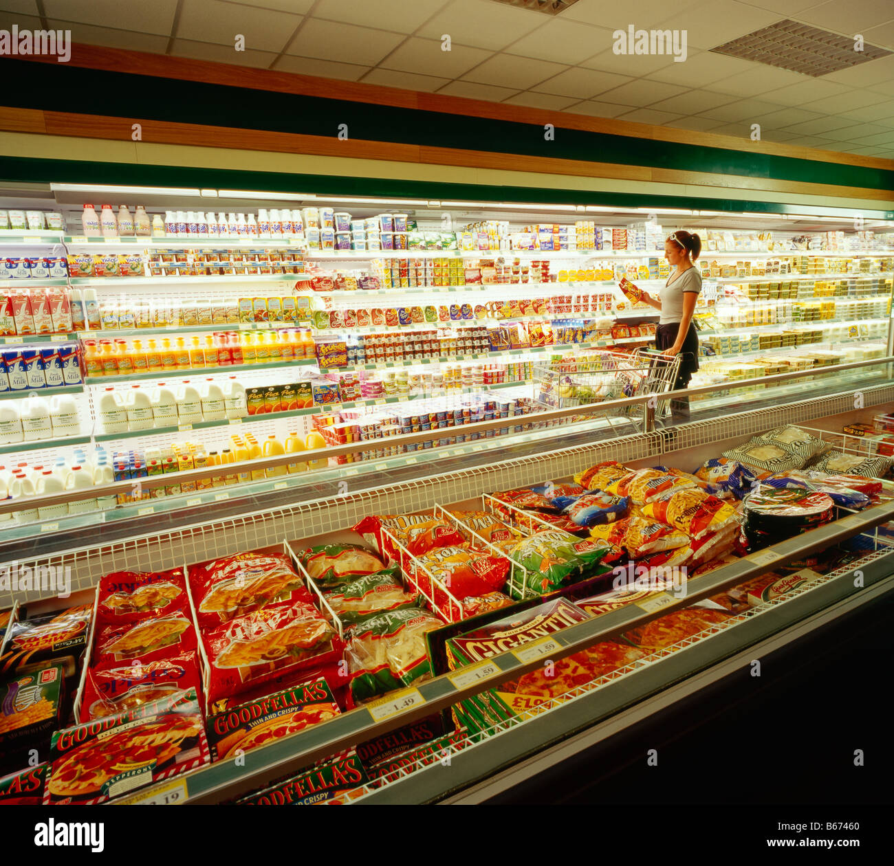Frozen food supermarket hi-res stock photography and images - Alamy