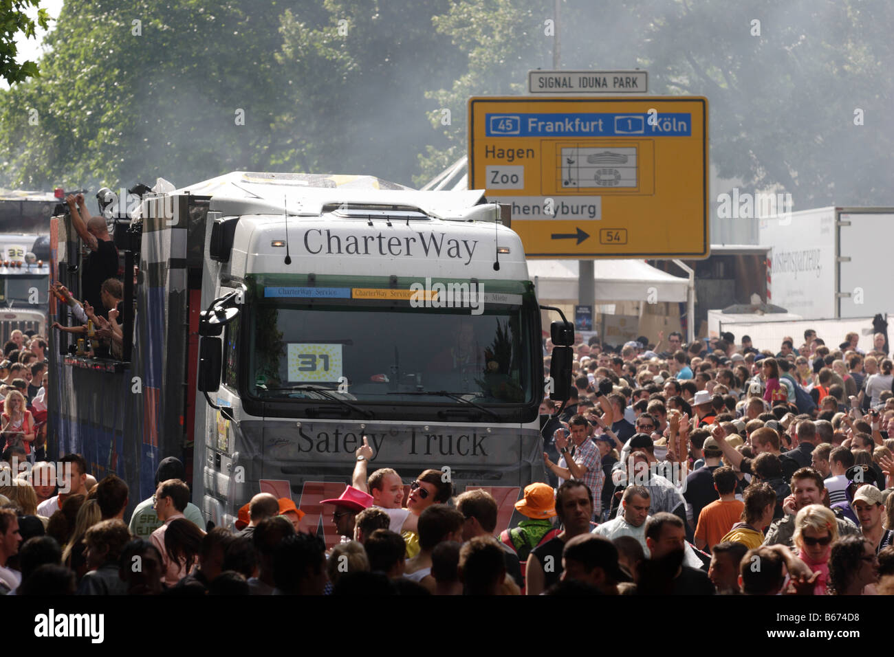 Love parade hi-res stock photography and images - Alamy