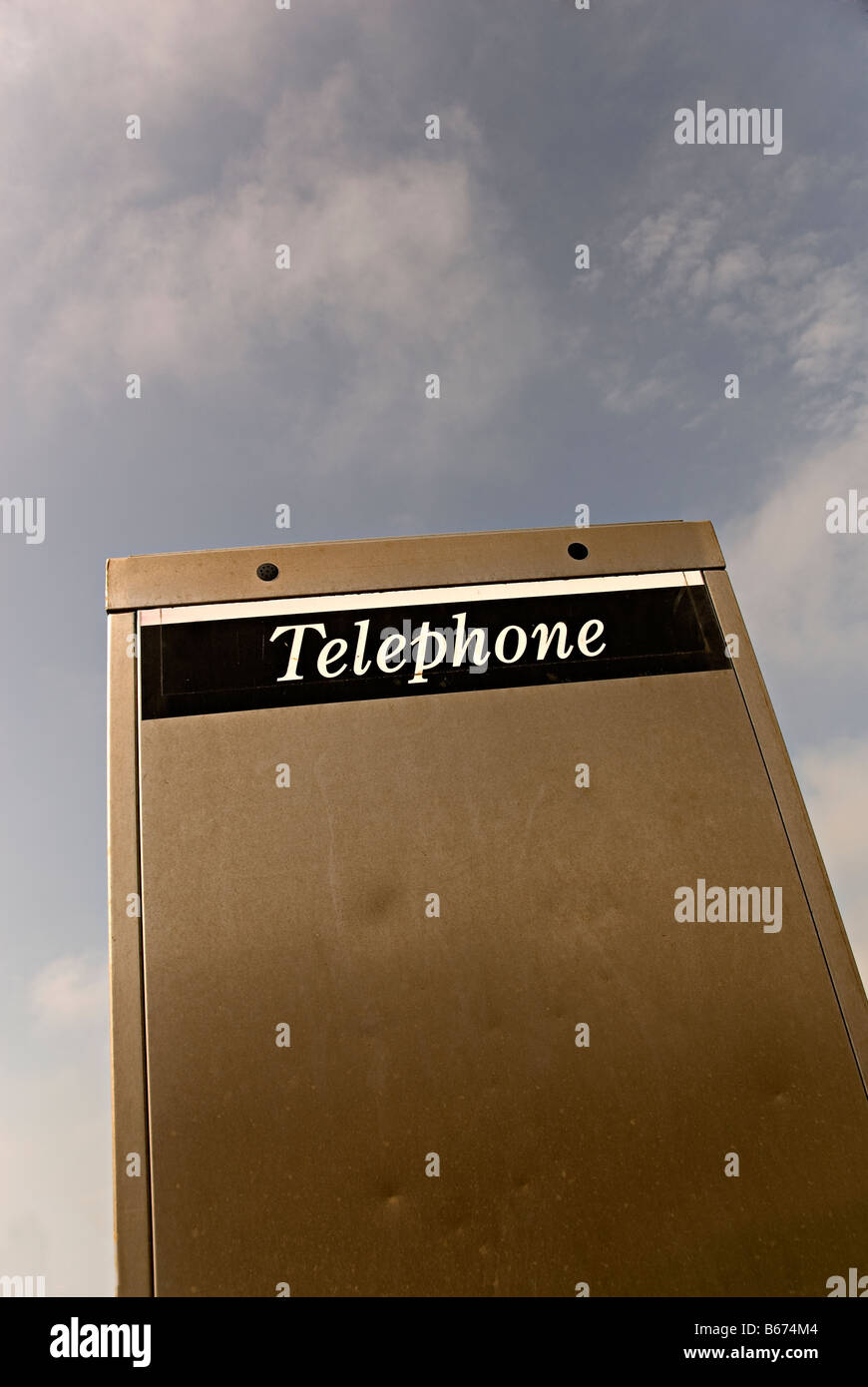 Telephone house keys hi-res stock photography and images - Alamy