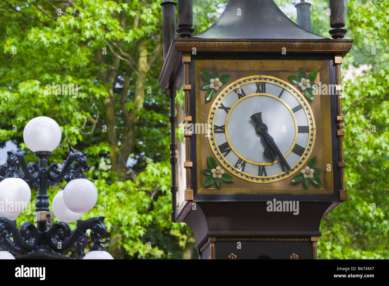 Steam clock hi-res stock photography and images - Alamy