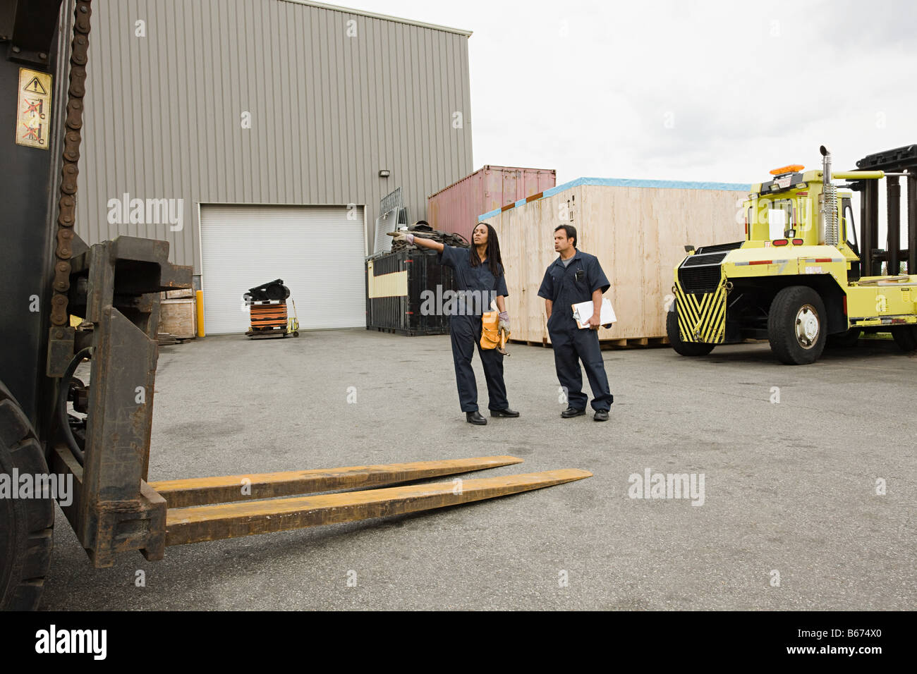 Loading stand hi-res stock photography and images - Alamy