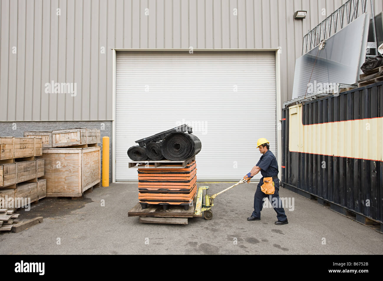 Loading jack hi-res stock photography and images - Alamy