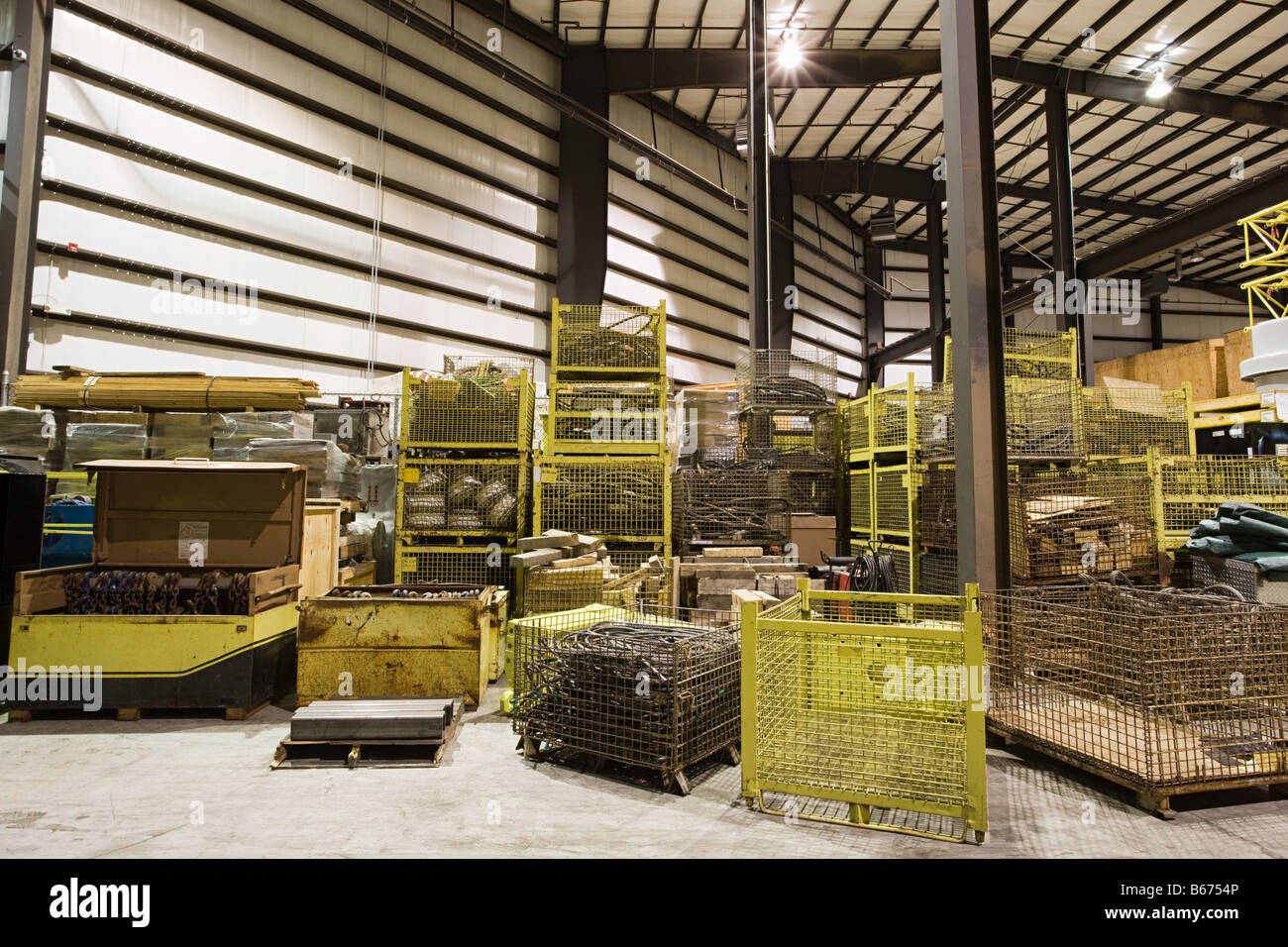 Warehouse lighting hi-res stock photography and images - Alamy
