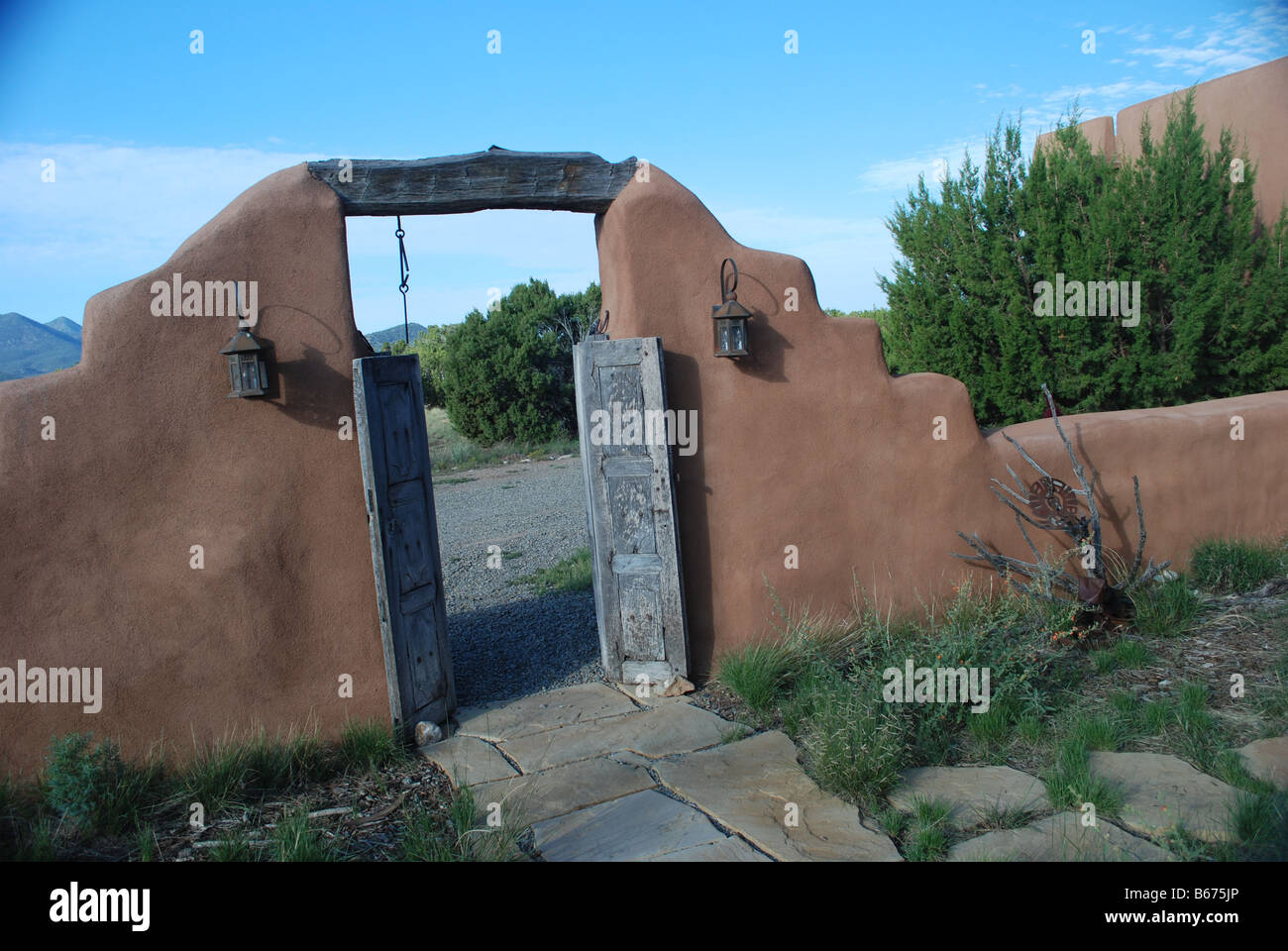 adobe gate doorway arch arche passage passageway Stock Photo - Alamy