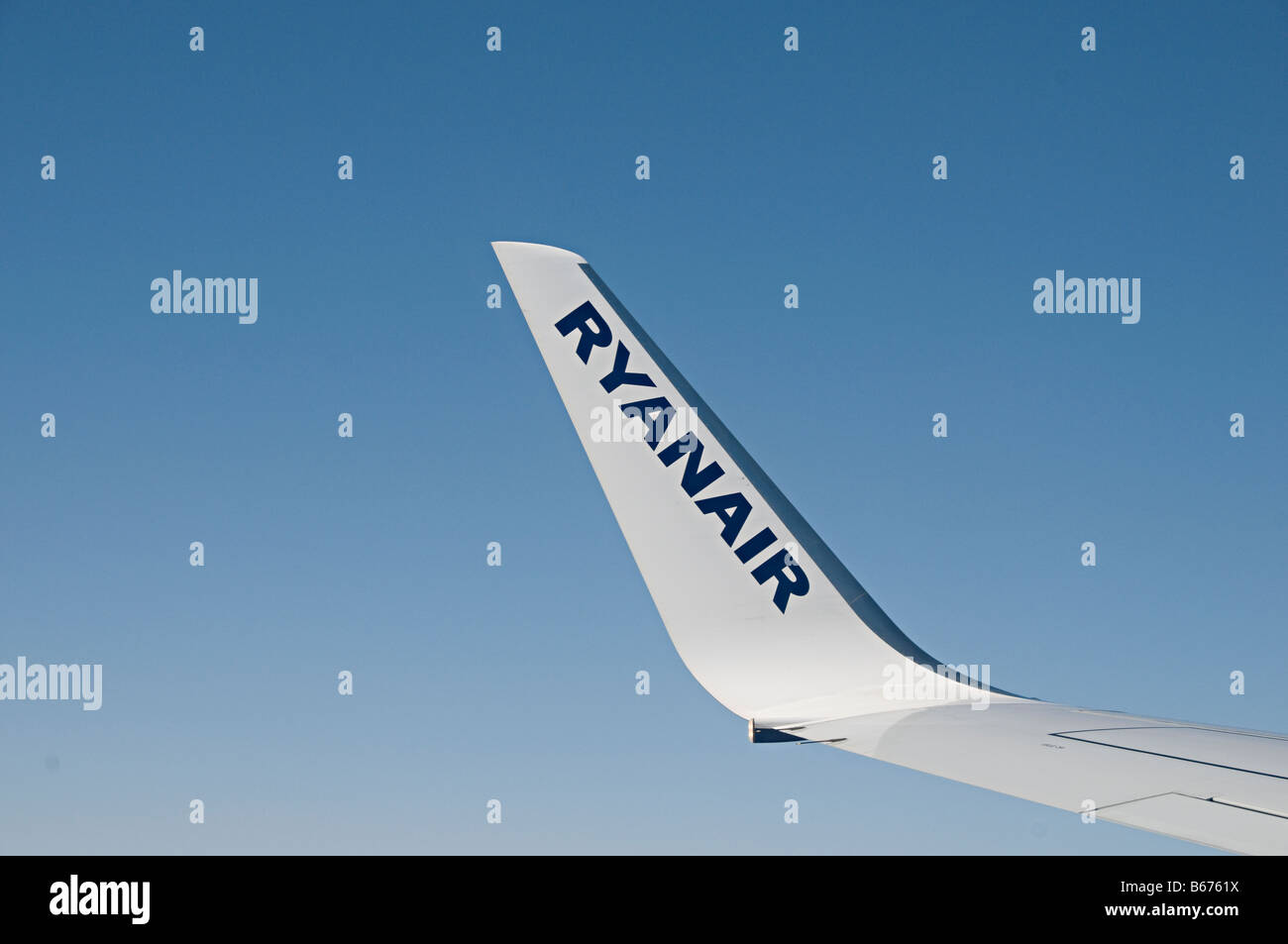airplane wing in flight of a boeing 737 800 of a Ryanair plane Stock ...