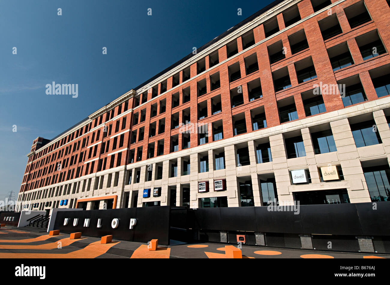 Commercial shopping centre hi-res stock photography and images - Alamy