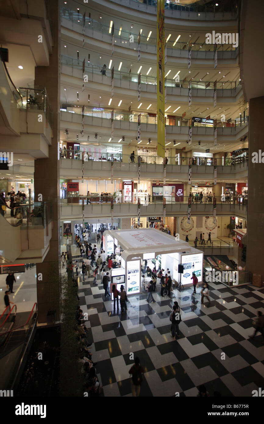 Raffles city shanghai hi-res stock photography and images - Alamy