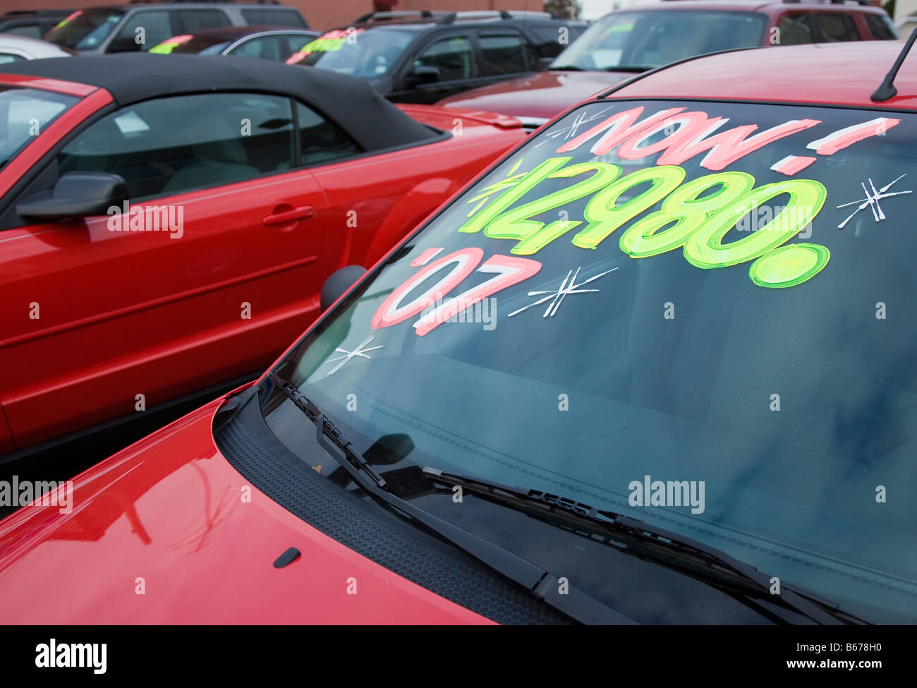 Car sale with a price tag hi-res stock photography and images - Alamy