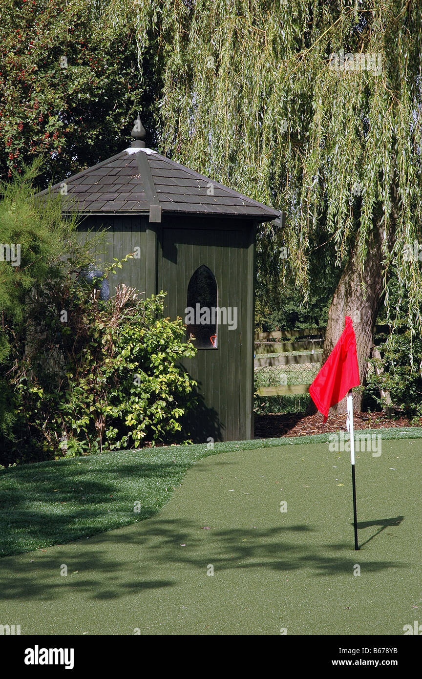 Garden golf hi-res stock photography and images - Alamy