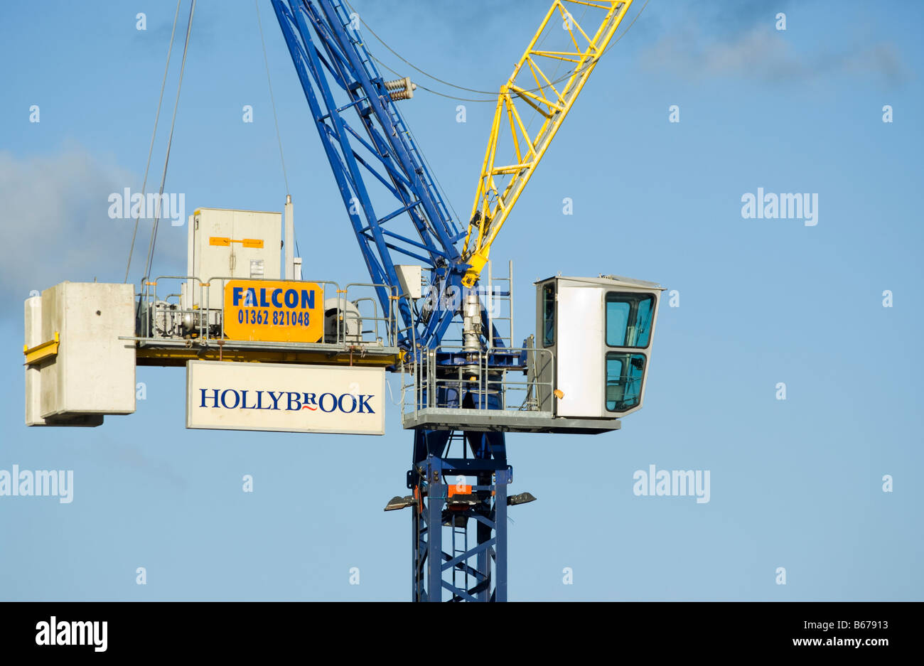 Hollybrook Construction Crane with Concrete Counterbalance Cranes Stock ...