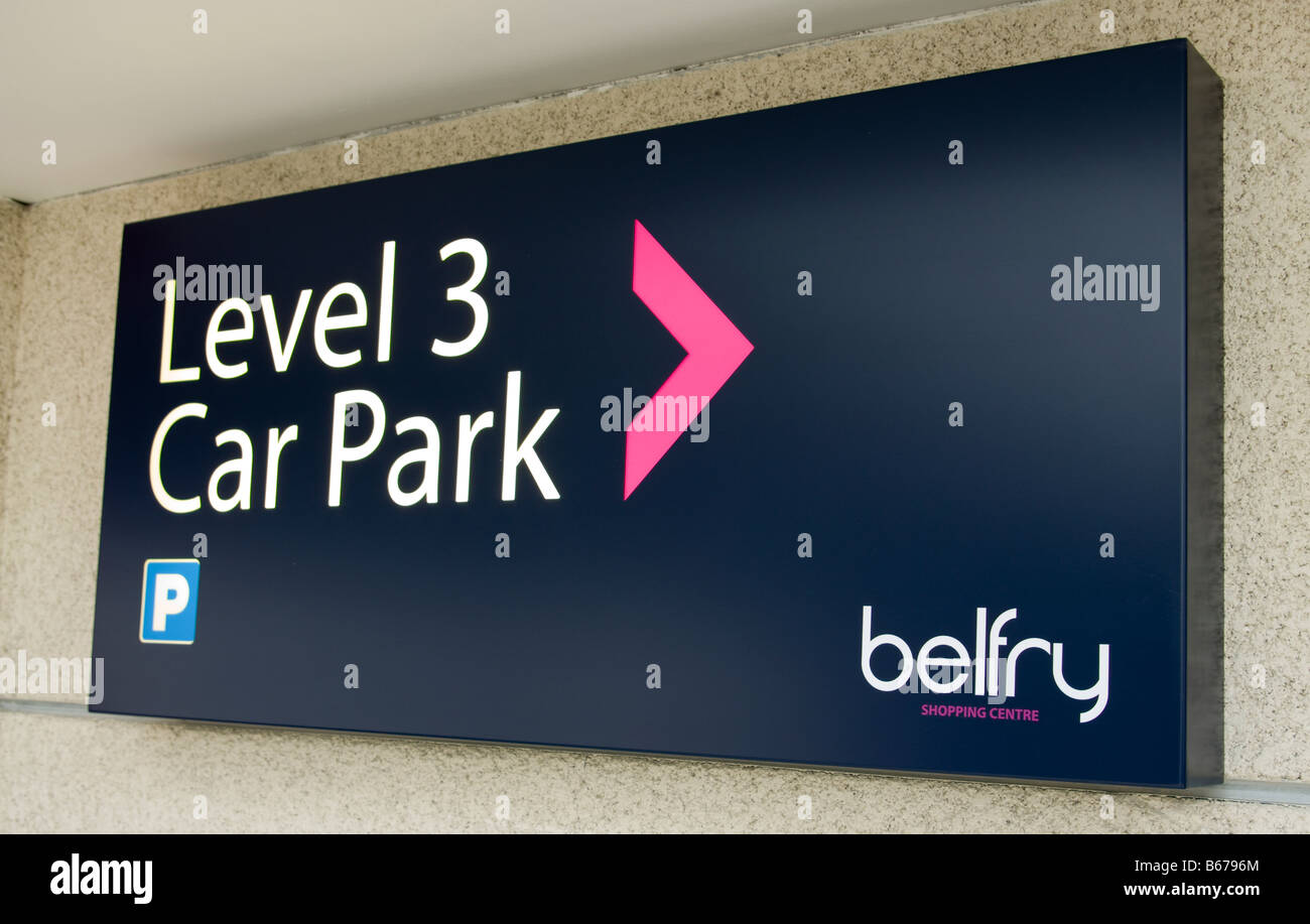 Level 3 Car Park Sign Stock Photo - Alamy