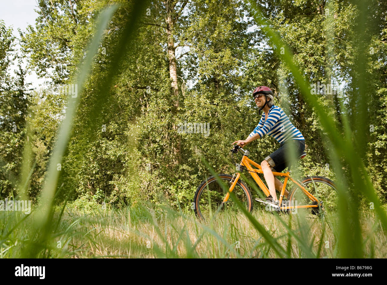 Land riding grass hi-res stock photography and images - Alamy