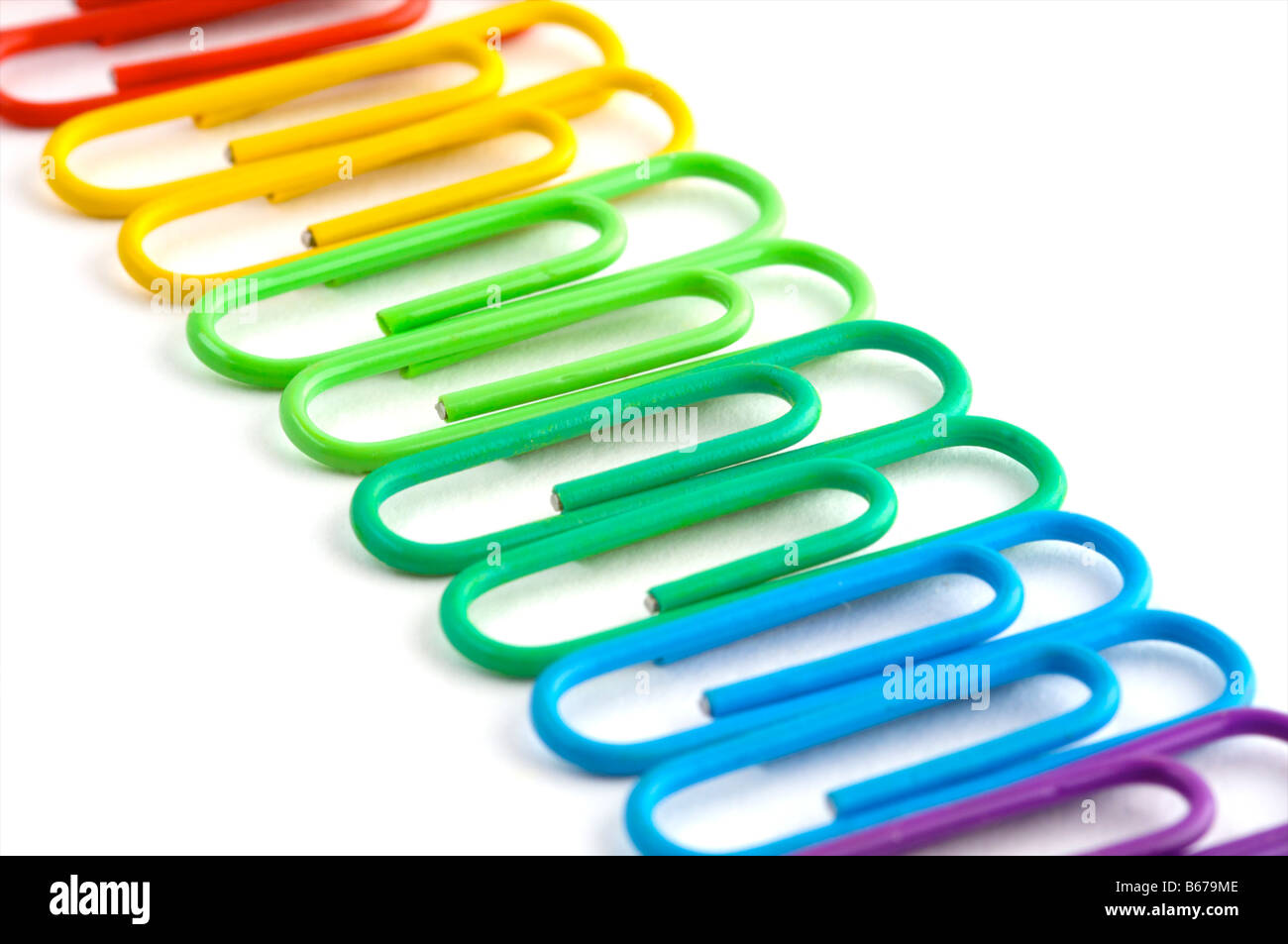 Purple paperclips hi-res stock photography and images - Alamy