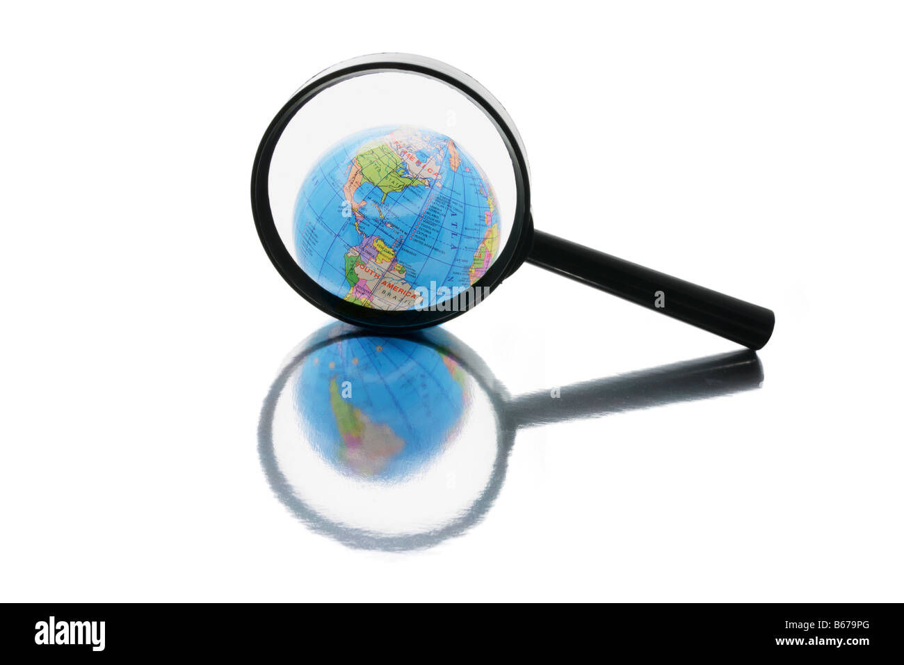 Magnifying glass globe hi-res stock photography and images - Alamy