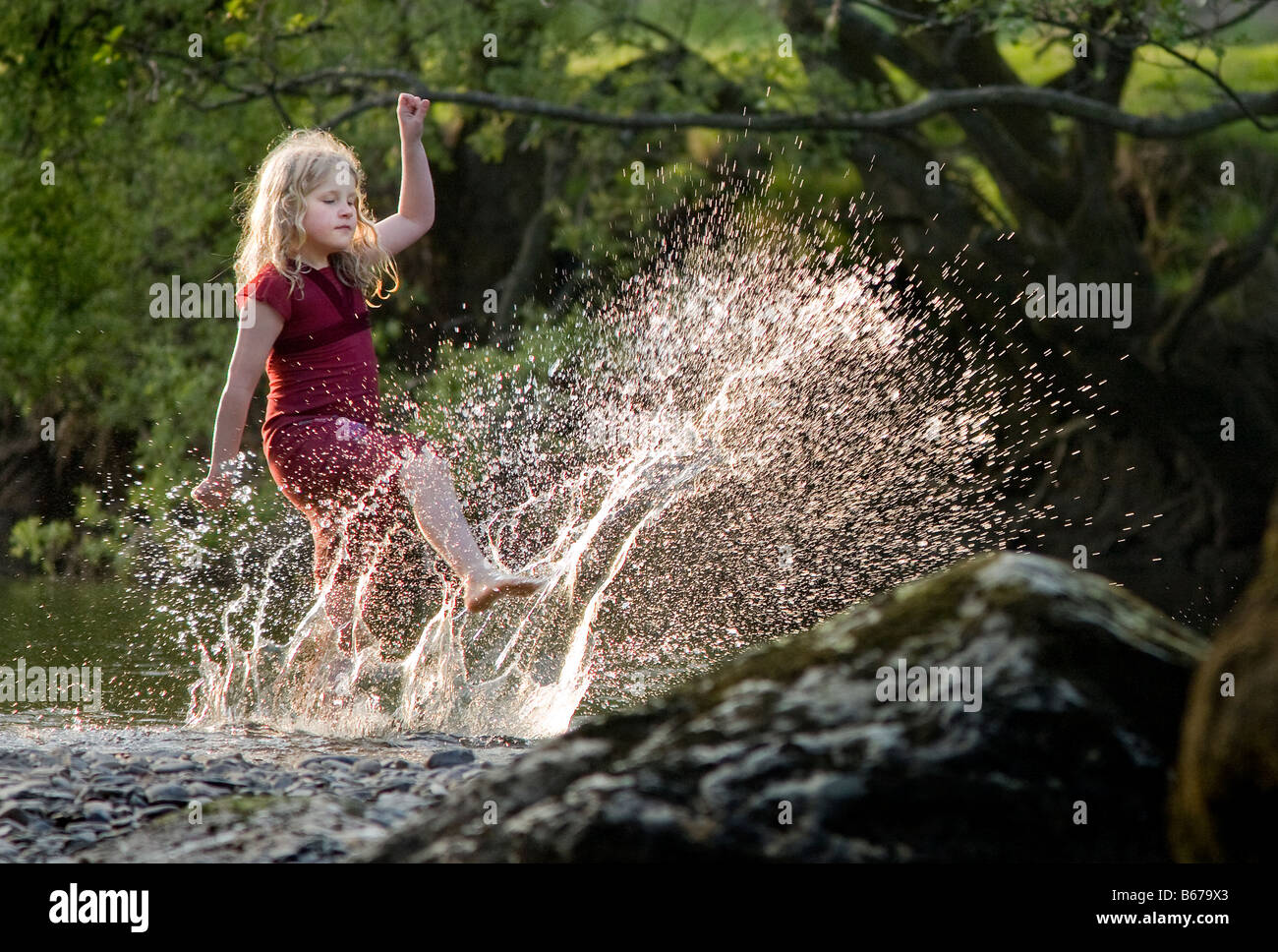 Splashing water river hi-res stock photography and images - Alamy