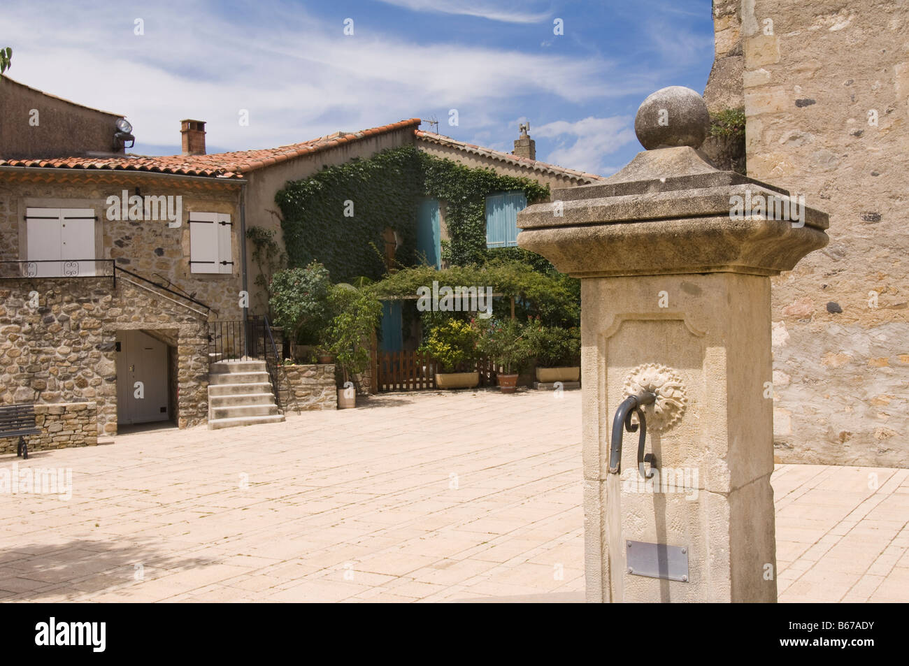 Coux hi-res stock photography and images - Alamy