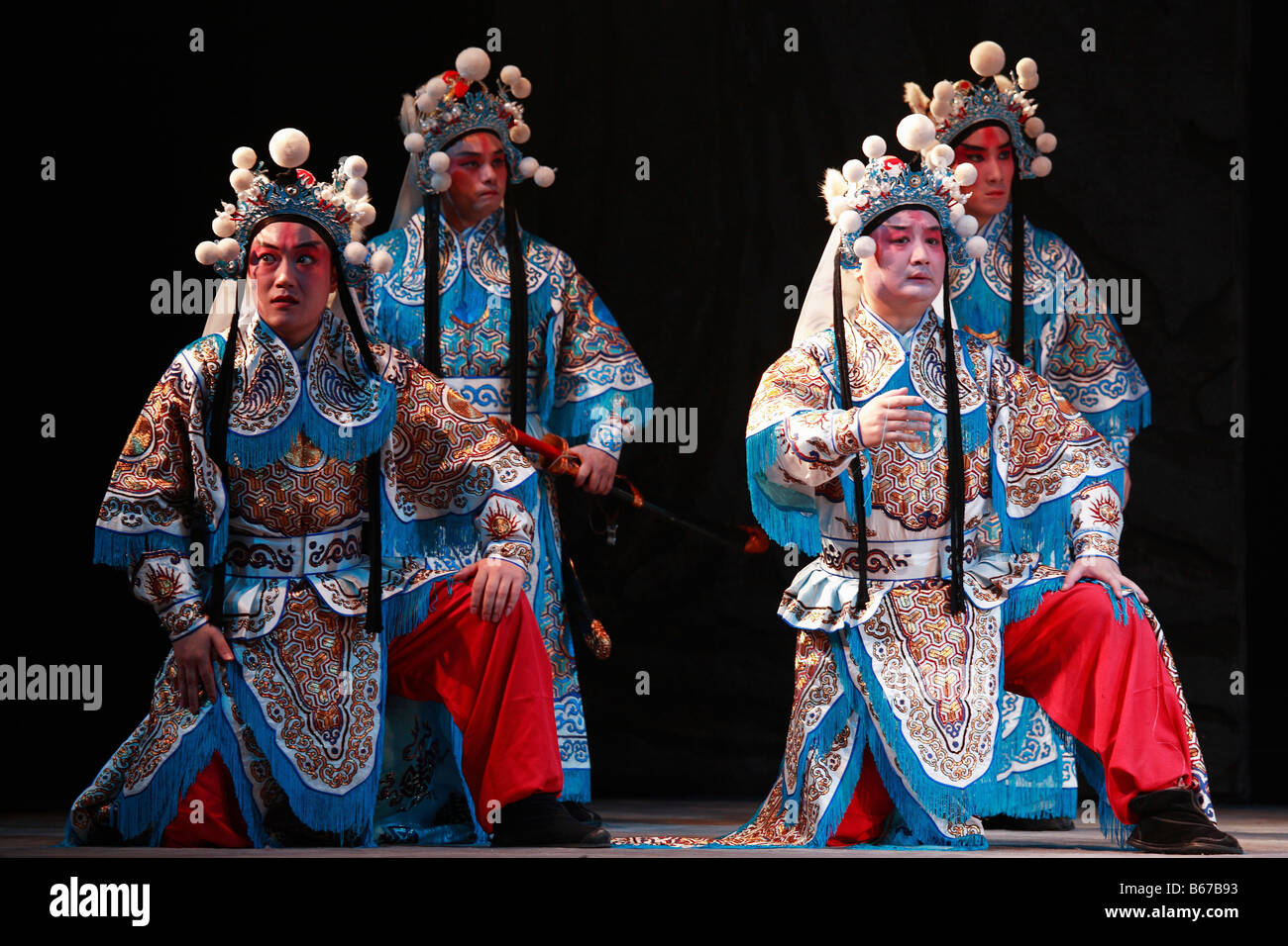Shanghai opera hi-res stock photography and images - Alamy
