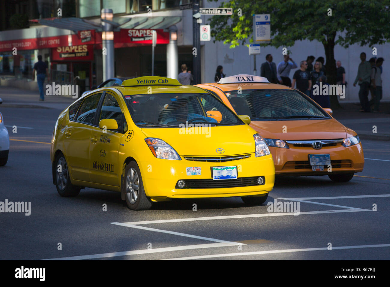 Vancouver taxis hi-res stock photography and images - Alamy