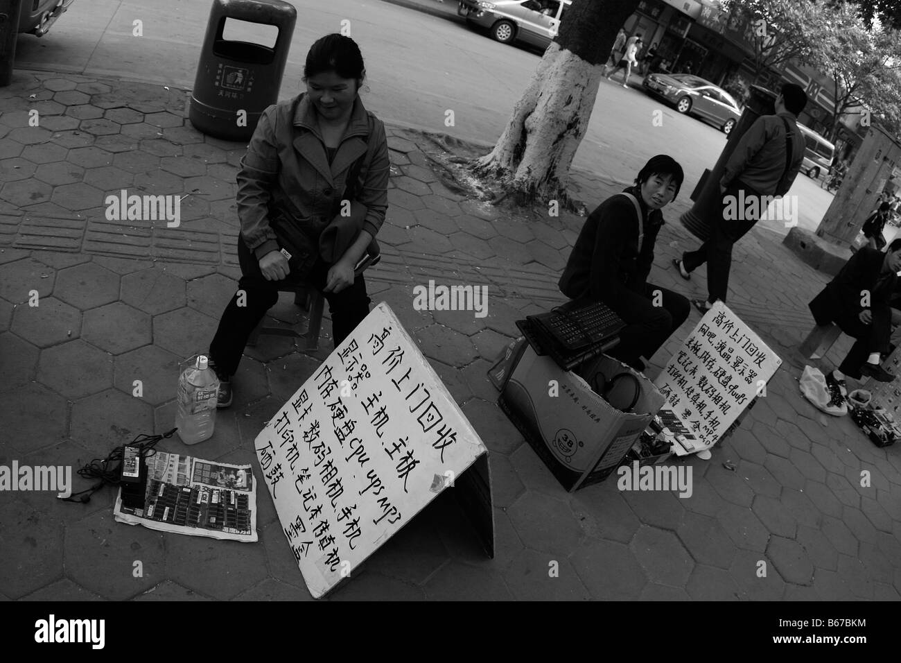 The Chinese lower class struggle for work daily As global economic ...