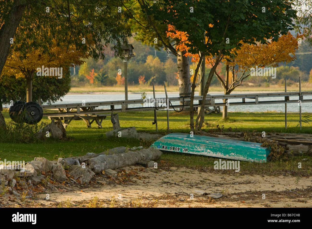 Upside down row boat hi-res stock photography and images - Alamy