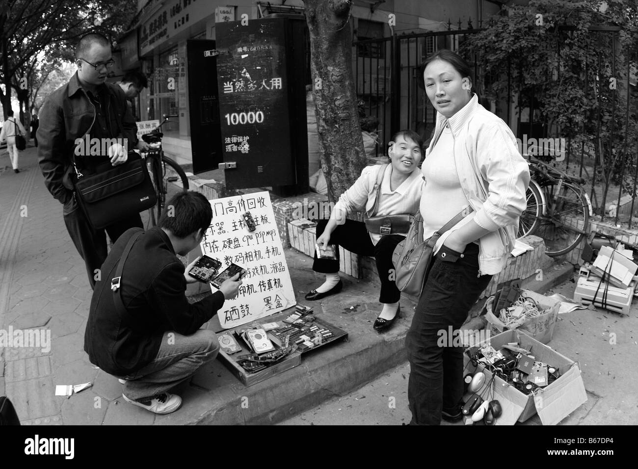 The Chinese lower class struggle for work daily As global economic ...