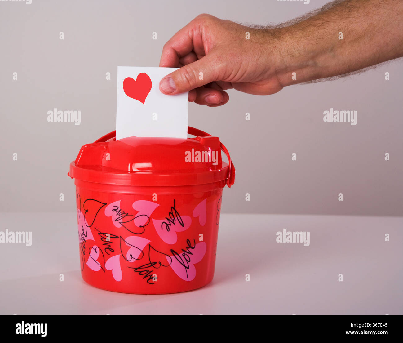 Throwing card hi-res stock photography and images - Alamy