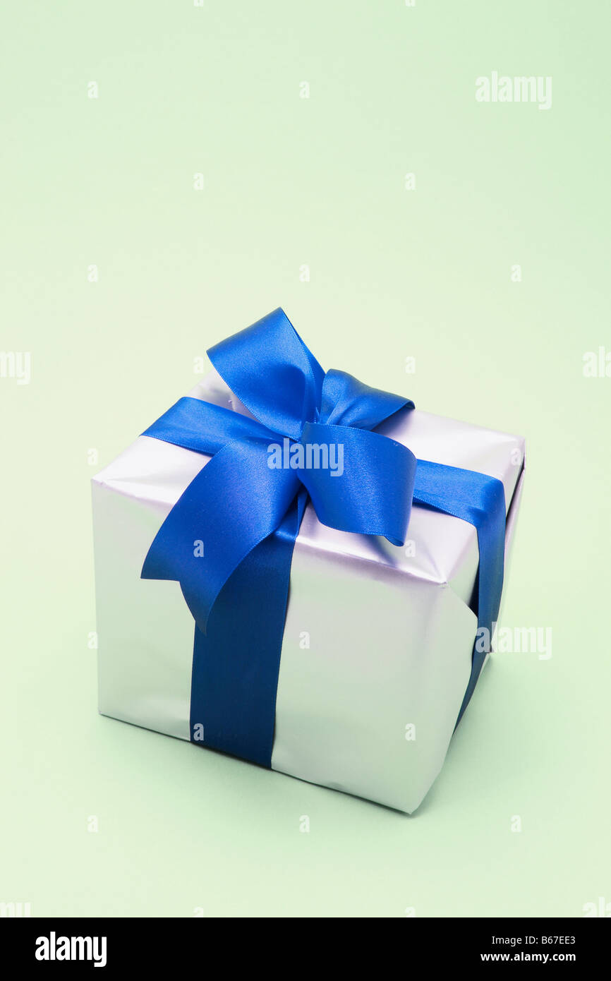 Parcel present hi-res stock photography and images - Alamy