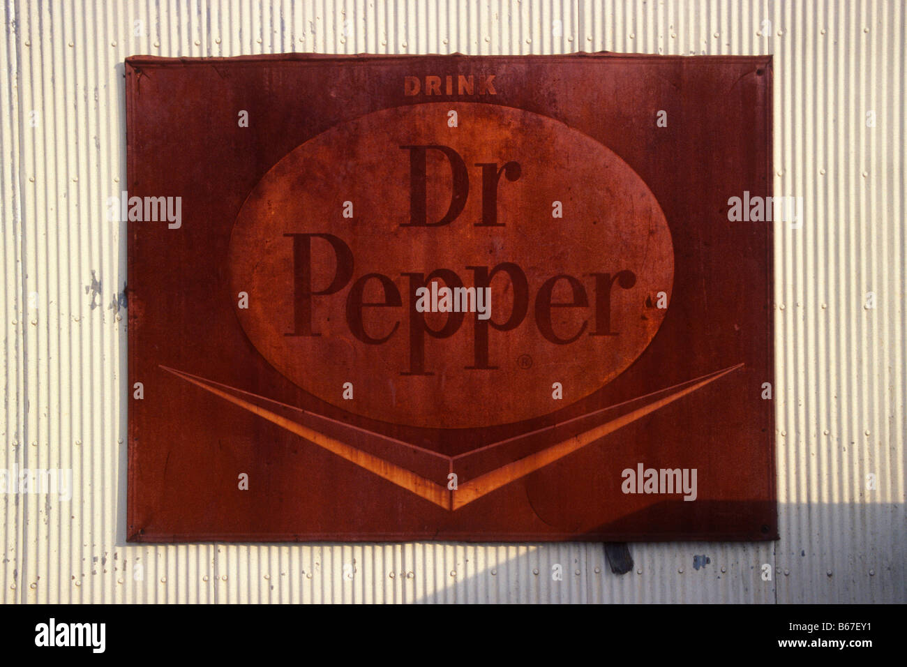 Dr pepper sign hi-res stock photography and images - Alamy